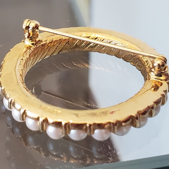 Monet | Jewelry | Vintage Monet Brooch | Poshmark